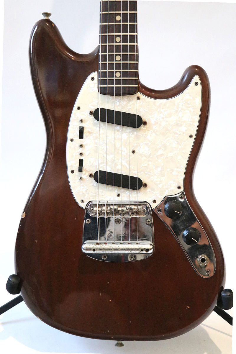Fender Mustang 1975 – The Guitar Colonel