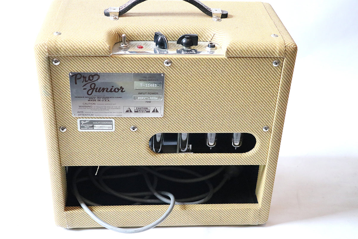 Fender Pro Junior 15-Watt 1x10" Guitar Combo – The Guitar Colonel