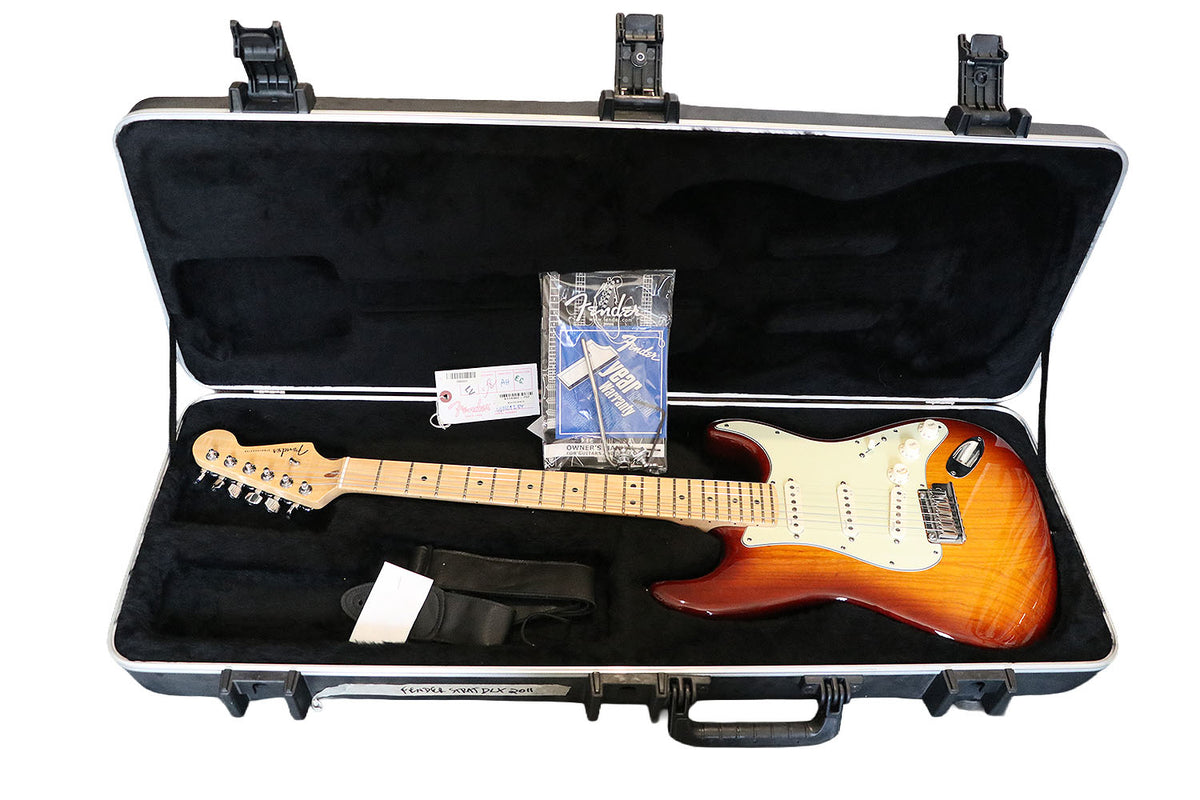 Fender American Deluxe Stratocaster - year 2011 – The Guitar Colonel