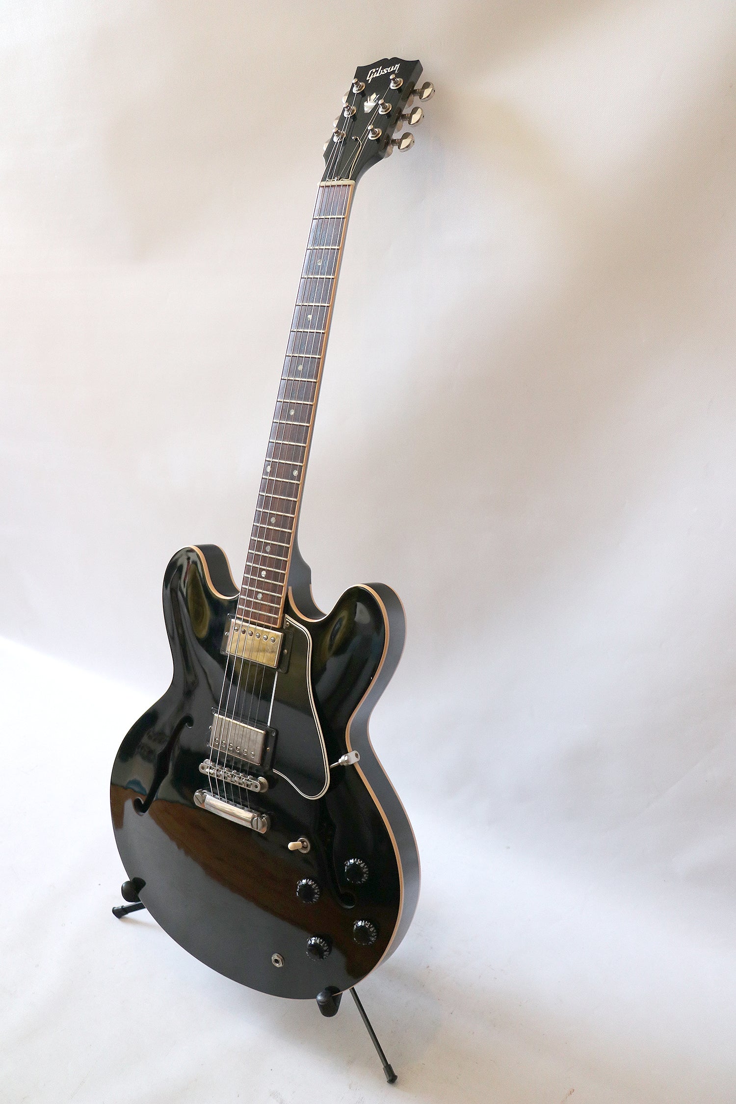 Gibson ES-335 Ebony 2014 – The Guitar Colonel